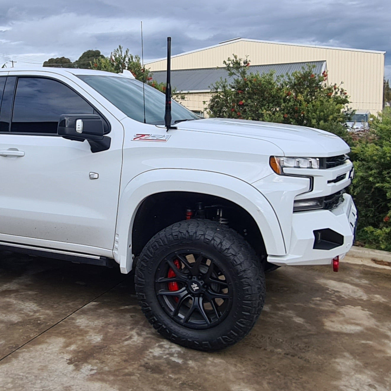 Chevrolet Silverado 1500 2019+ Fender Aerial UHF Antenna Bracket FB-02 ...