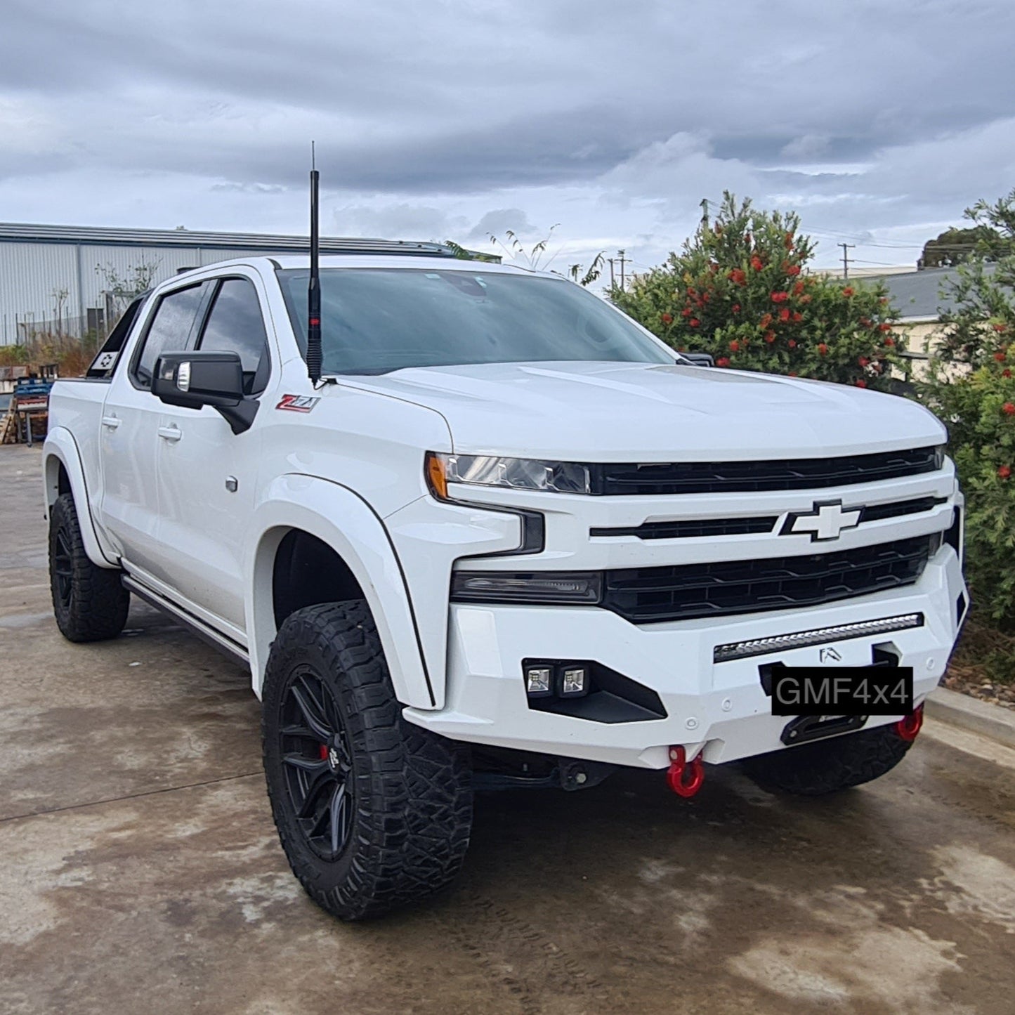 Chevrolet Silverado 1500 2019+ Fender Aerial UHF Antenna Bracket FB-02 ...