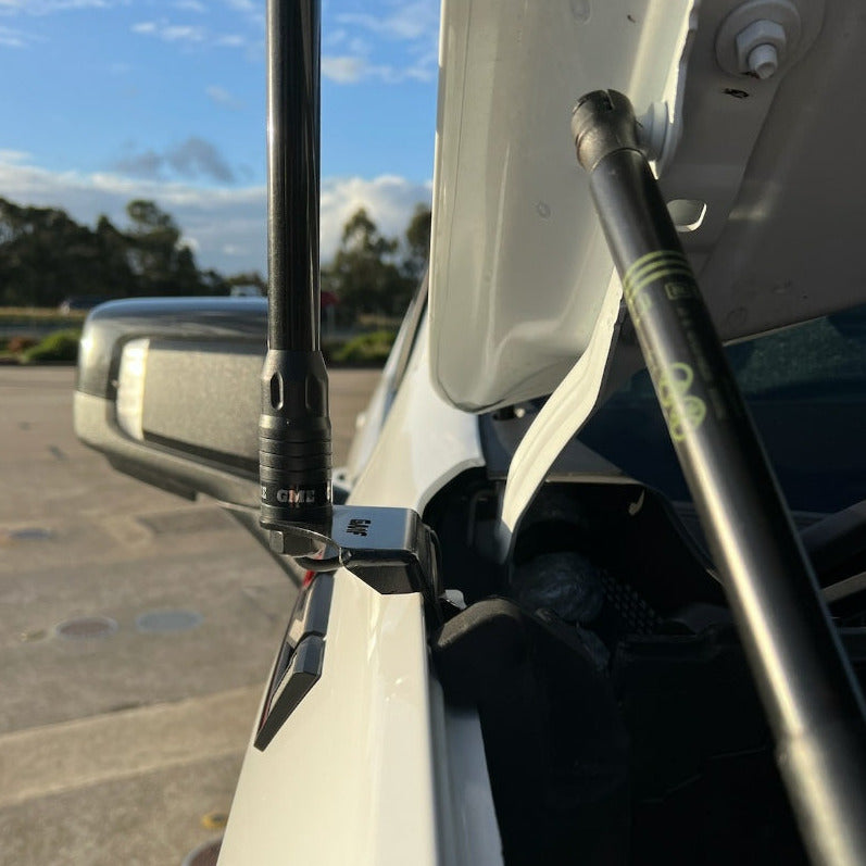 Chevrolet Silverado 1500 2019+ Fender Aerial UHF Antenna Bracket FB-02 ...